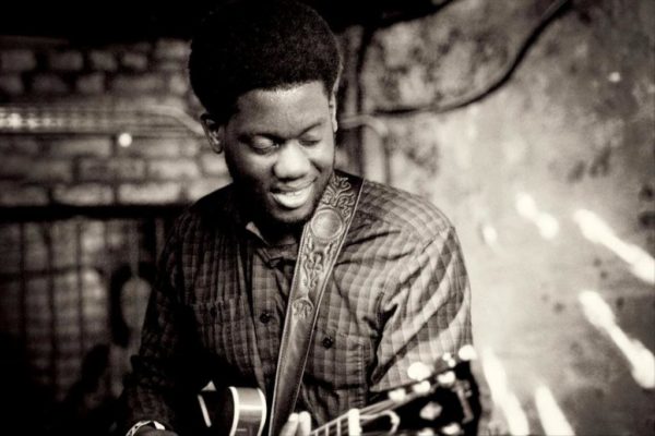 O Michael Kiwanuka στο Release Athens Festival - monopoli.gr