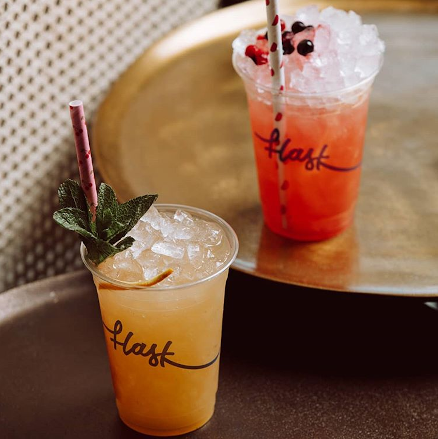 5 μπαρ για δροσερά κοκτέιλ με ντελίβερι ή take away -monopoli.gr