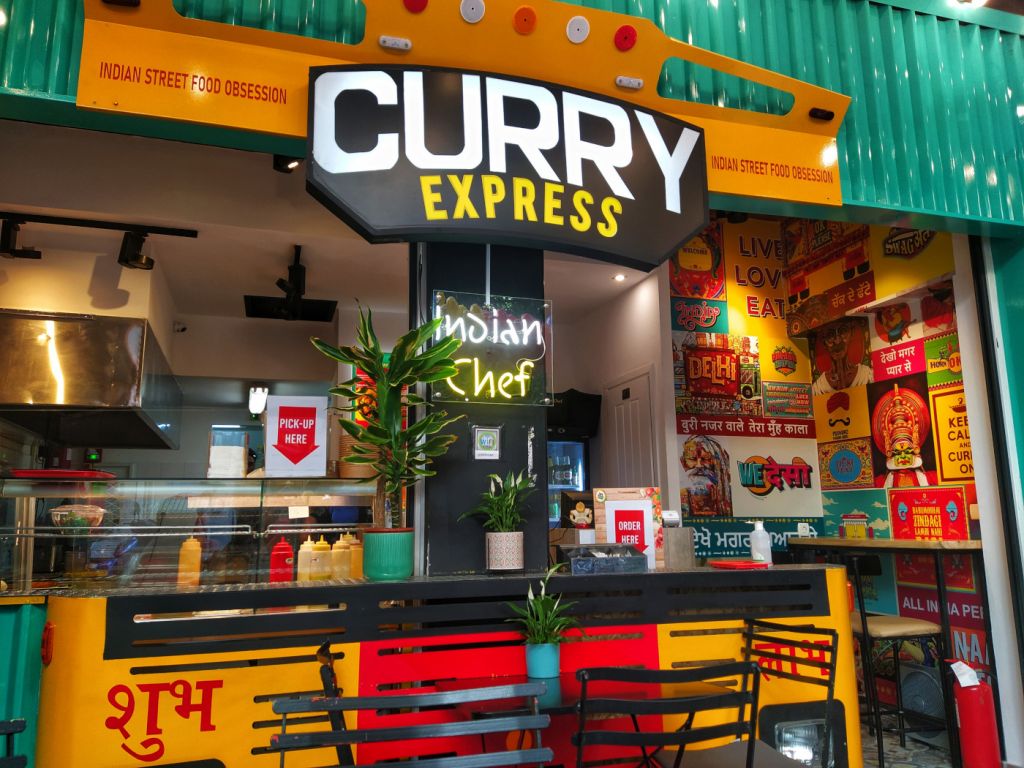 Curry Express: Το πιο "πολύχρωμο" ινδικό της πόλης -monopoli.gr