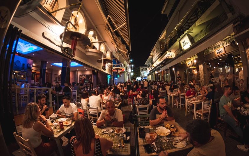 Φαγητό...μετά μουσικής: Πέντε αγαπημένα μεζεδοπωλεία στην πόλη