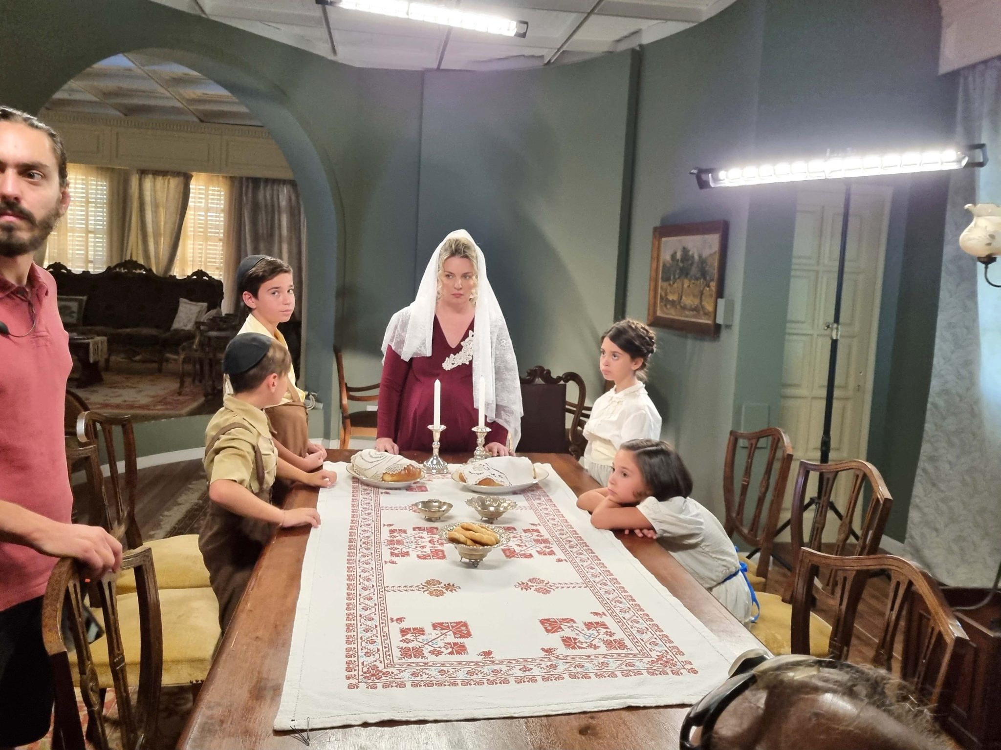 Το βραχιόλι της φωτιάς: Φωτογραφίες από τα γυρίσματα και όσα θέλετε να ...