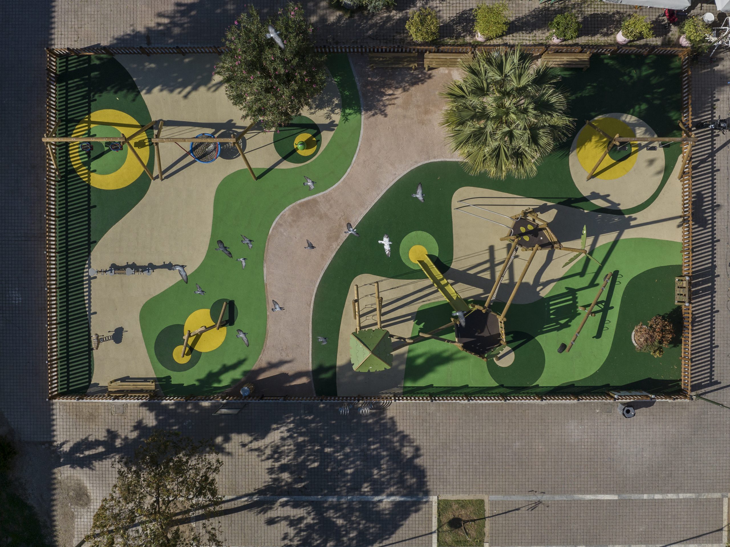 Ίδρυμα Ωνάση: Ο πολιτισμός ξεκινά με το παιχνίδι στη νέα παιδική χαρά ...