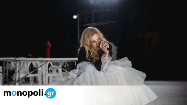 Σφήκες: Η Λένα Κιτσοπούλου διασκευάζει και σκηνοθετεί Αριστοφάνη στο ...