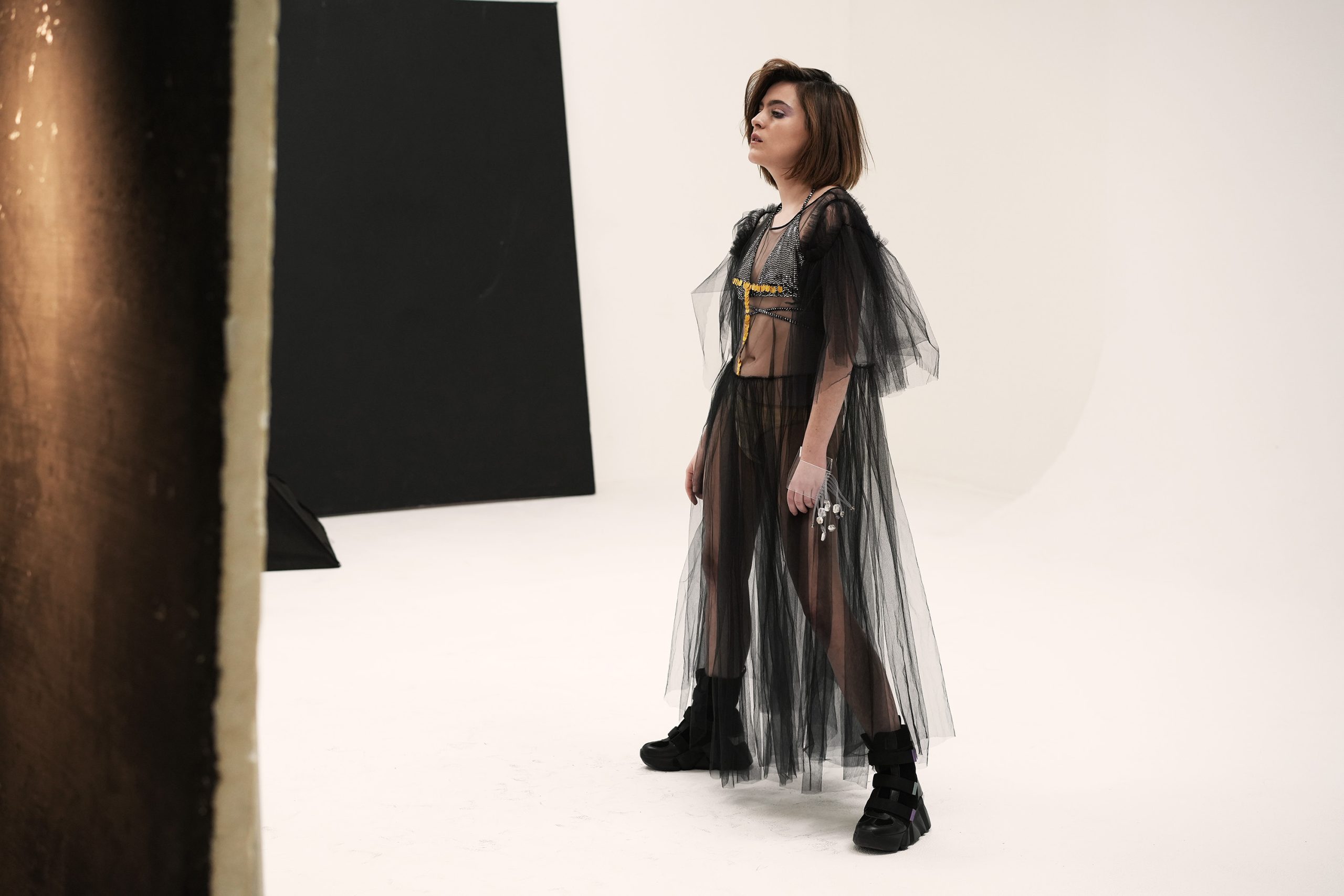 natalia-swift-monopoli-backstage-14 - monopoli.gr