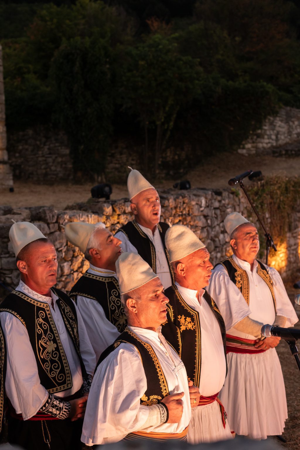 Mountains_Black_24_Pinelopi_Gerasimou_for_@Onassis_Stegi-8 - monopoli.gr