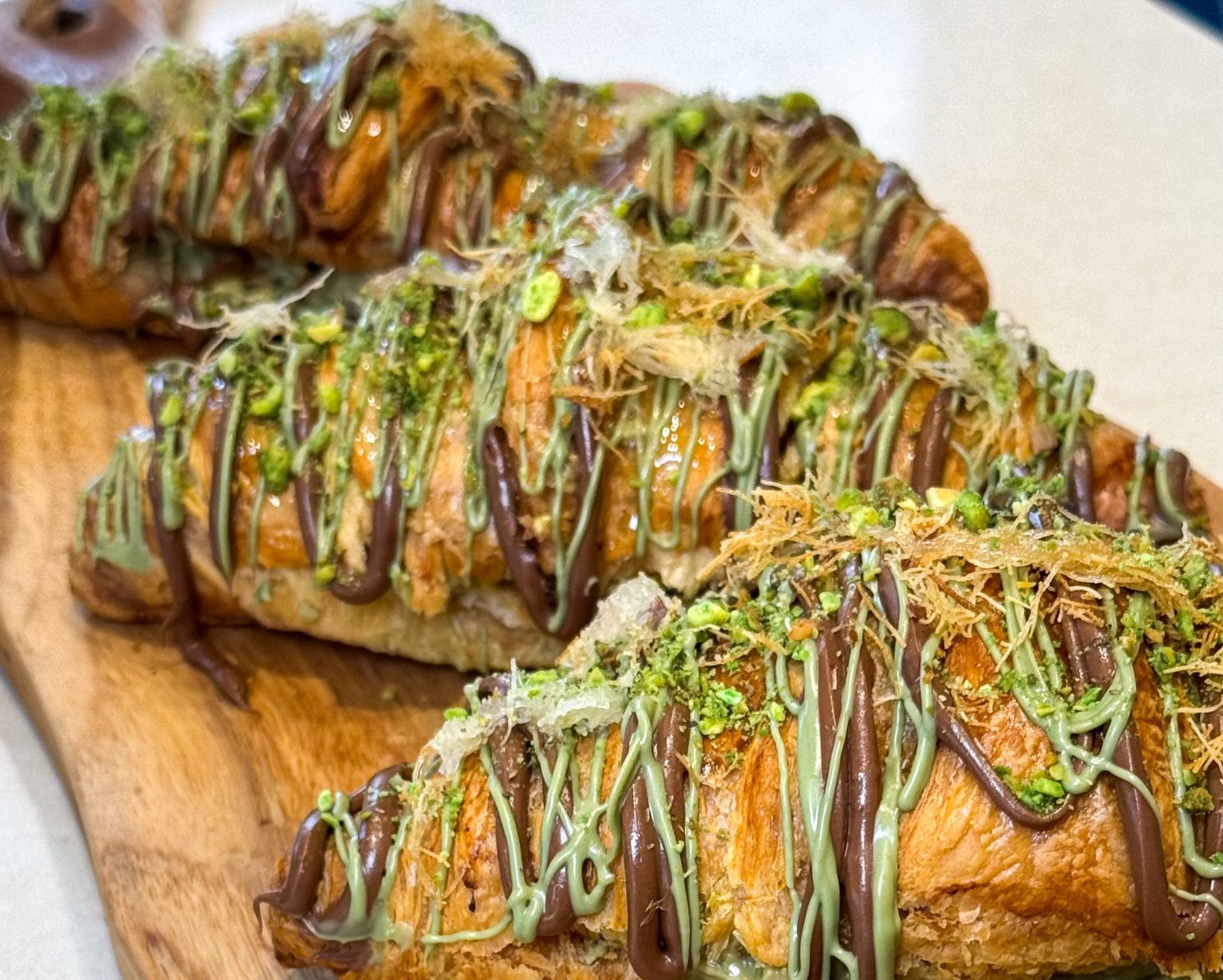 Πού θα φάμε το viral Dubai Chocolate Croissant στην Αθήνα; - monopoli.gr