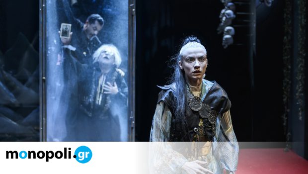 Συν & Πλην: «Τουραντό, η γυναίκα που μισούσε τους άνδρες» στο Θέατρο ...